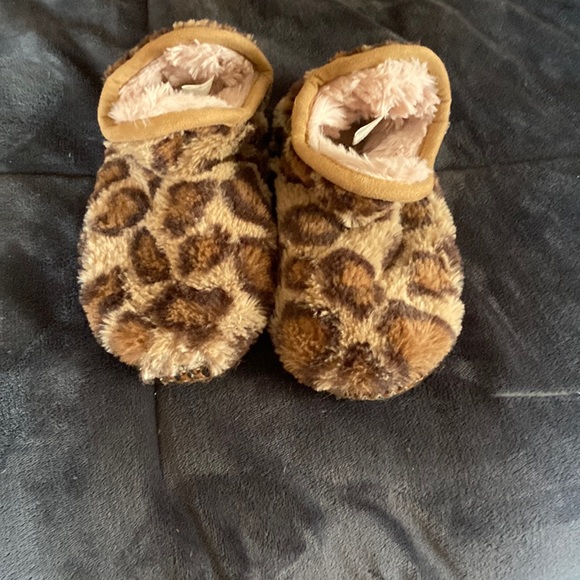 deerlaamas | Shoes | Cheetah Print Slip In Slippers | Poshmark